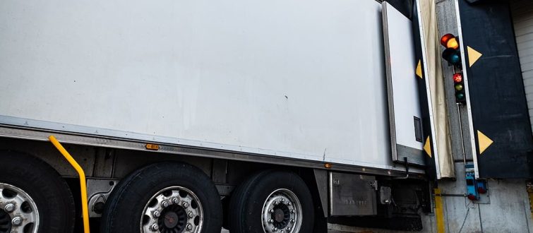 Loading docks bumpers | BECOSAN®